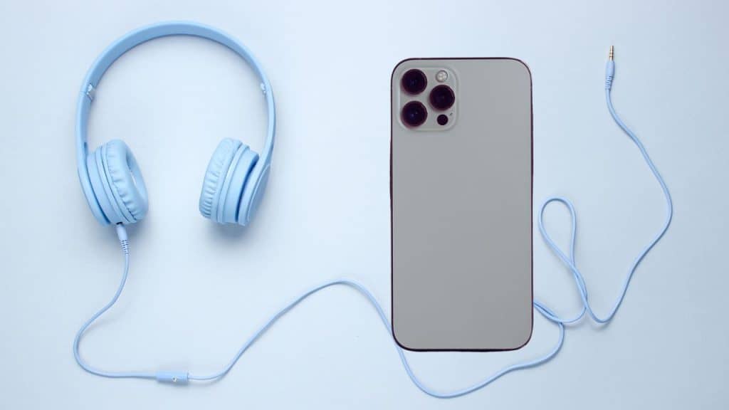 Can You Use Wired Headphones With IPhone 12? Can You Use Wired Headphones With IPhone 12?